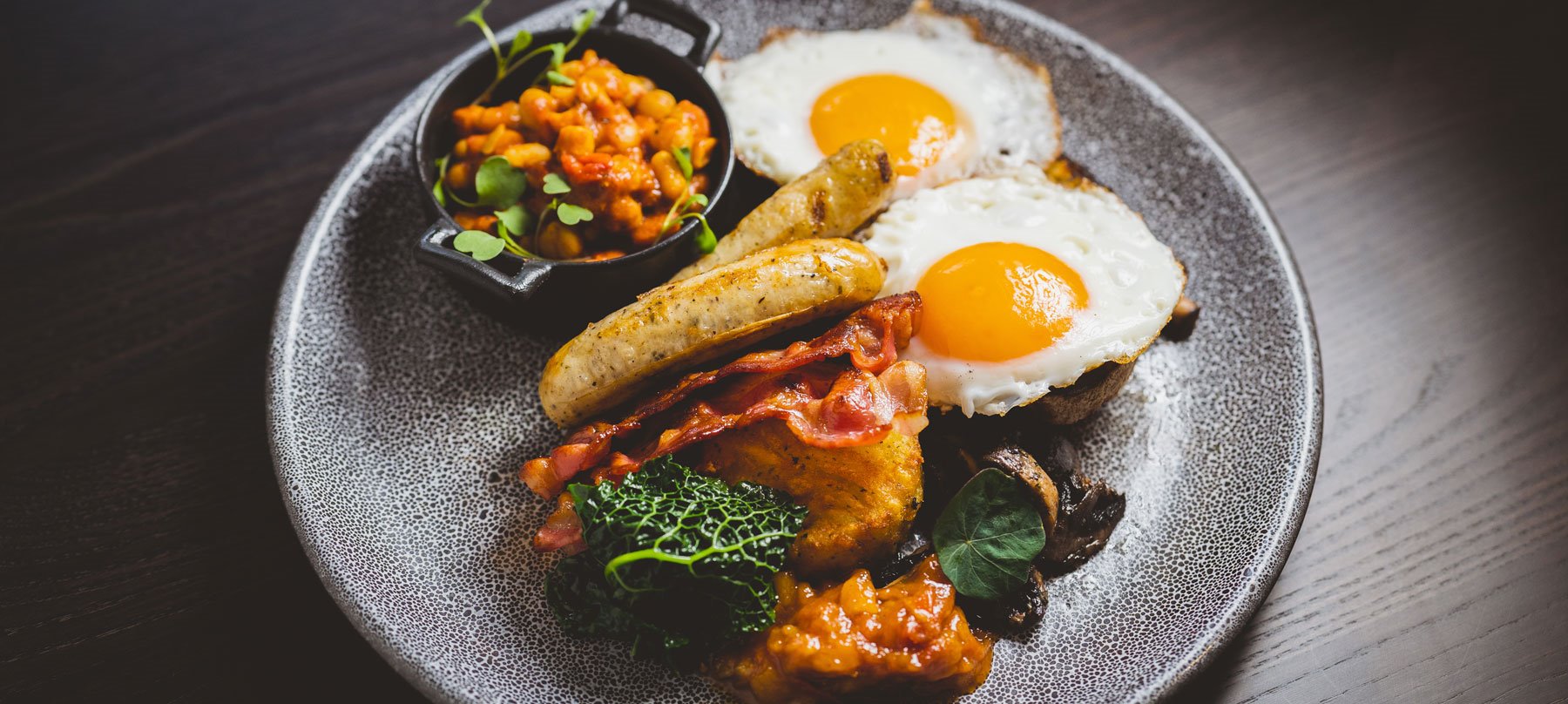 Farm to Table Dining | Queen's Head Bar & Eatery